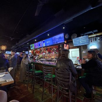 MAPLE TAVERN - Updated December 2025 - 111 Photos & 184 Reviews - 9375 ...