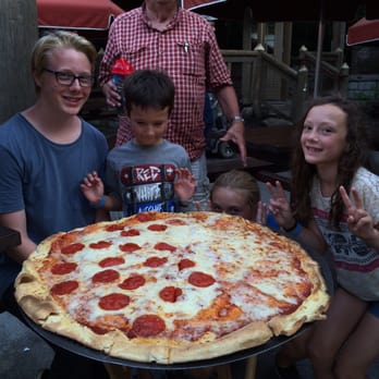 LUMBERJACK PIZZA - Updated December 2025 - 2700 Dollywood Parks Blvd ...