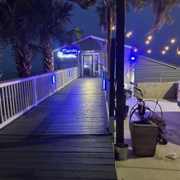 MAKOS MARINA BAR & GRILL - Updated July 2025 - 48 Photos & 36 Reviews ...