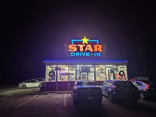 THE STAR DRIVE-IN - Updated December 2025 - 105 Photos & 154 Reviews ...
