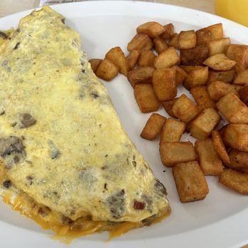 THE BANKS GRILL - Updated December 2024 - 231 Photos & 370 Reviews ...