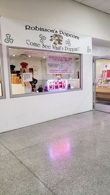 ROBINSON’S POPCORN - 12 Photos - 1034 28th St SW, Wyoming, MI - Menu - Yelp