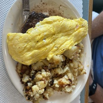 MONTCLAIR FAMILY RESTAURANT - Updated April 2025 - 427 Photos & 445 ...