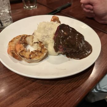 OSWEGO GRILL - Updated April 2025 - 701 Photos & 1196 Reviews - 7 ...