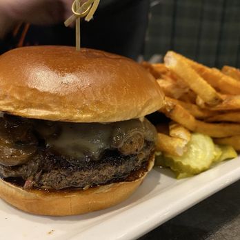 BRU BURGER BAR - FORT WAYNE - Updated December 2025 - 67 Photos & 32 ...