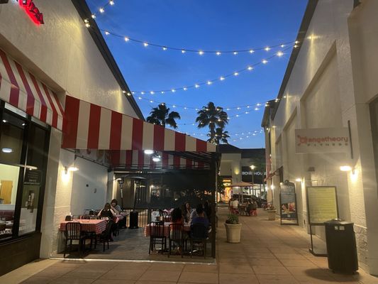 900 DEGREES WOODFIRED PIZZA - Updated December 2025 - 256 Photos & 332 ...