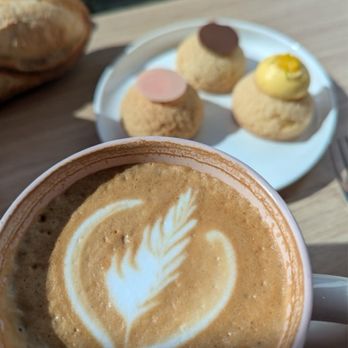 MARI BAKESHOP - Updated January 2026 - 104 Photos & 32 Reviews - 103 St ...