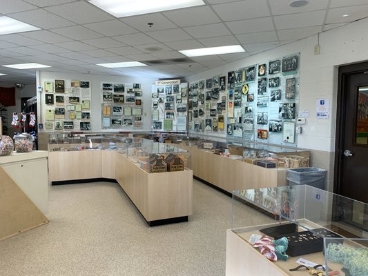 SPANGLER CANDY - Updated October 2025 - 23 Photos & 17 Reviews - 400 N ...