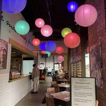 TABLE 33 - Updated January 2025 - 451 Photos & 381 Reviews - 45 W 4th ...