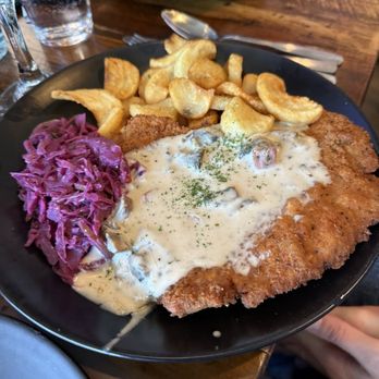 EDELWEISS PIZZA PUB PASTRIES - Updated November 2024 - 317 Photos & 146 ...