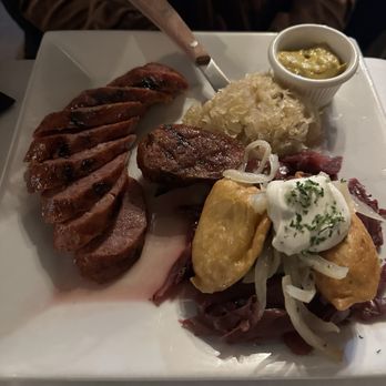 JAGERHAUS GERMAN RESTAURANT & BIERGARTEN - Updated December 2024 - 577 ...