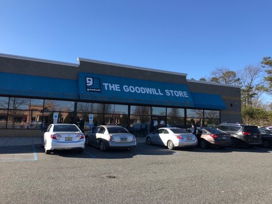 GOODWILL STORE & DONATION CENTER - Updated October 2025 - 12 Reviews ...