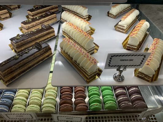 BAKERY LORRAINE - 307 Photos & 167 Reviews - Bakeries - 17503 La ...