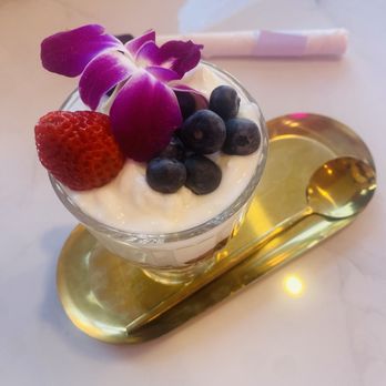 LUXE BLOOMS FLOWER CAFE - Updated December 2025 - 90 Photos & 19 ...