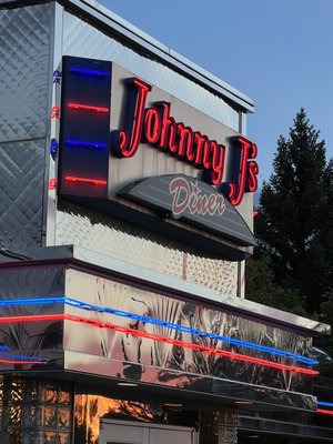 JOHNNY J’S DINER - Updated November 2025 - 163 Photos & 240 Reviews ...