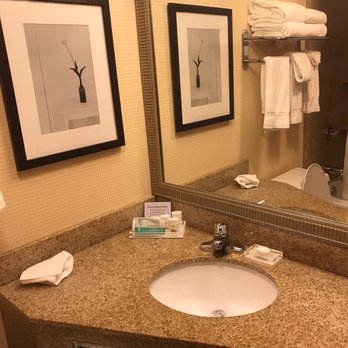 HOLIDAY INN CLEVELAND-S INDEPENDENCE - Updated October 2025 - 68 Photos ...