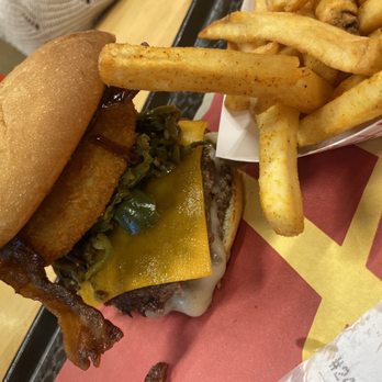 HI-POINTE DRIVE-IN - Updated August 2024 - 930 Photos & 947 Reviews ...