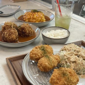 LUCKY PIG - Updated August 2024 - 541 Photos & 209 Reviews - 15764 La ...