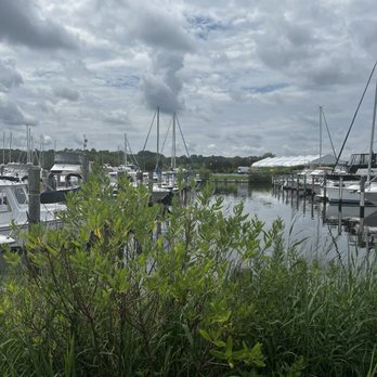 KETCH 22 - Updated November 2024 - 380 Photos & 365 Reviews - 7153 Lake ...