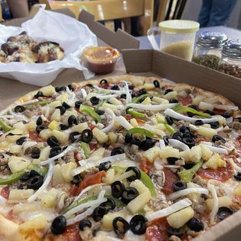 COLOSSEUM NEW YORK PIZZA - Updated January 2025 - 1059 Photos & 1357 ...