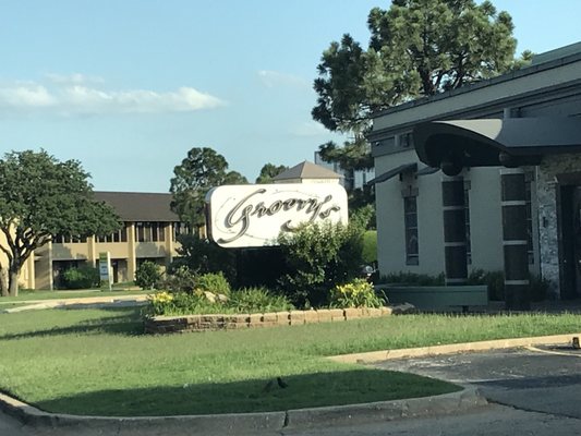 GROOVYS - Updated July 2025 - 71 Reviews - 5705 Mosteller Dr, Oklahoma ...