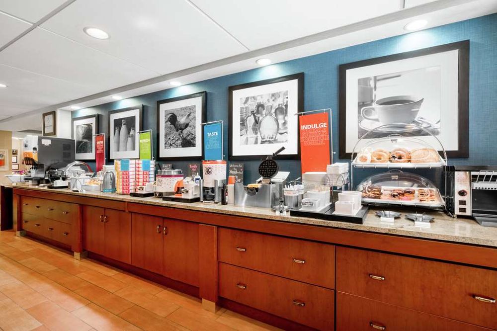 HAMPTON INN DOWNINGTOWN/EXTON - 126 Photos & 49 Reviews - 4 N Pottstown ...