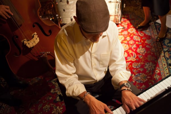 NOAM EISEN - PIANIST & SINGER - Updated July 2024 - 19 Photos & 21 ...