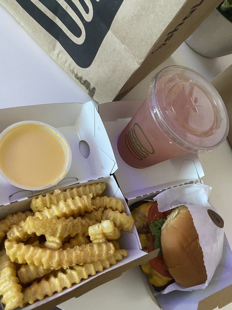 SHAKE SHACK - 46 Photos & 100 Reviews - Burgers - 1500 S Capitol St SE ...