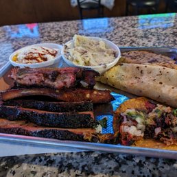 225 BBQ - Updated January 2025 - 40 Photos & 28 Reviews - 601 E Main St ...