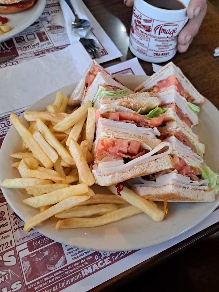 MR. WAHOO’S - Updated August 2025 - 27 Photos & 49 Reviews - 56051 M51 ...