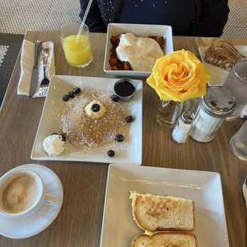 BLUEBERRY BRUNCH - Updated May 2025 - 102 Photos & 64 Reviews - 23336 ...