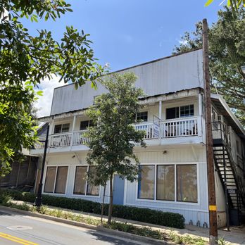 HOWZIT HOSTELS - Updated August 2025 - 27 Photos - 2080 W Vineyard St ...