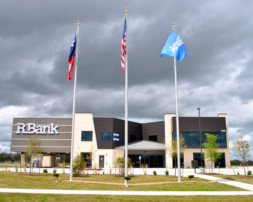 R BANK - Updated July 2025 - 18 Photos - 3600 Palm Valley Blvd, Round ...