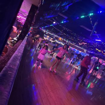 UNITED SKATES OF AMERICA ROLLER SKATING CENTER - Updated August 2025 ...