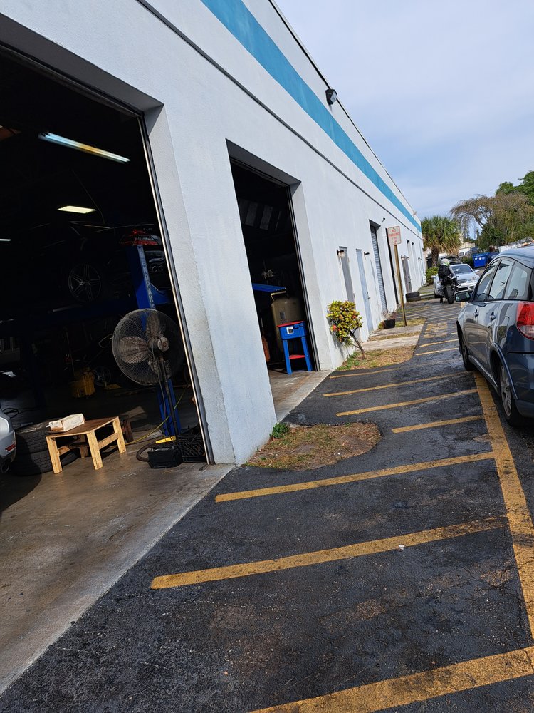 DR TRANSMISSION - Updated December 2025 - 16 Photos - 5100 NW 15th St ...