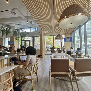 LLAMABAR - Updated December 2025 - 107 Photos & 49 Reviews - 1 M St SE ...