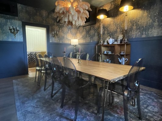 HOSTESS - Updated October 2025 - 24 Photos & 10 Reviews - 2635 Central ...