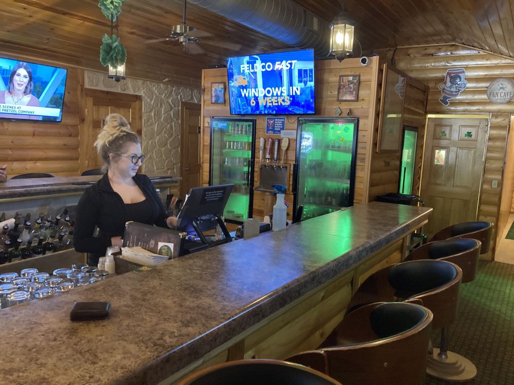 RICK’S IRISH PUB - Updated September 2025 - 123 E Bannerman Ave ...