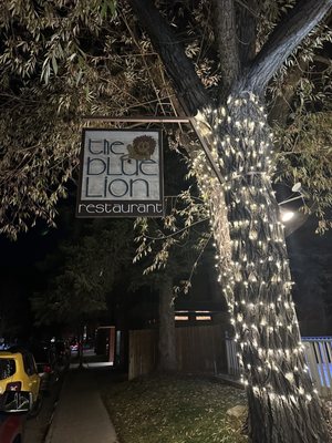 THE BLUE LION - Updated October 2024 - 184 Photos & 362 Reviews - 160 N ...