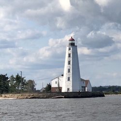 LYNDE POINT LIGHTHOUSE - 16 Photos - Landmarks & Historical Buildings ...