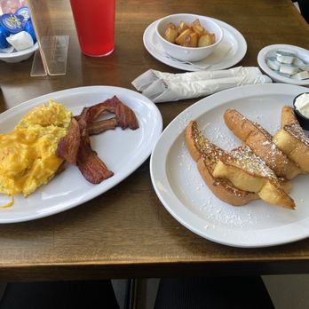 PORTSIDE BREAKFAST & LUNCH - Updated June 2024 - 141 Photos & 94 ...