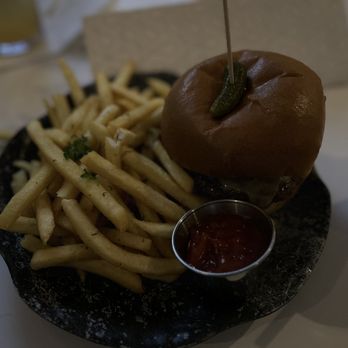 BAR 17 BISTRO - Updated June 2024 - 278 Photos & 111 Reviews - 6725 ...