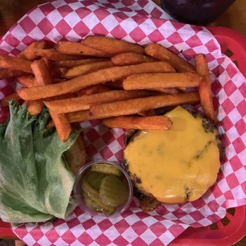 HAMBURGER FACTORY FAMILY RESTAURANT - Updated March 2024 - 642 Photos ...