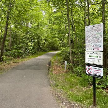 SUGARLAND RUN STREAM VALLEY TRAIL - Updated January 2026 - 19 Photos ...