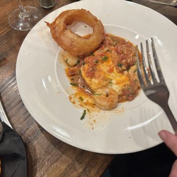 RED ON MAIN - Updated September 2024 - 103 Photos & 91 Reviews - 122 E ...