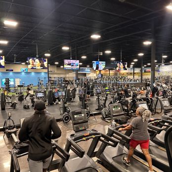 EŌS FITNESS - Updated October 2025 - 39 Photos & 21 Reviews - 1300 W ...