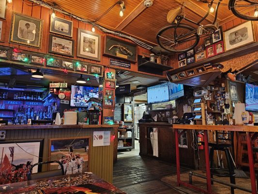 JOHNNY’S FILLIN’ STATION - Updated September 2025 - 273 Photos & 342 ...