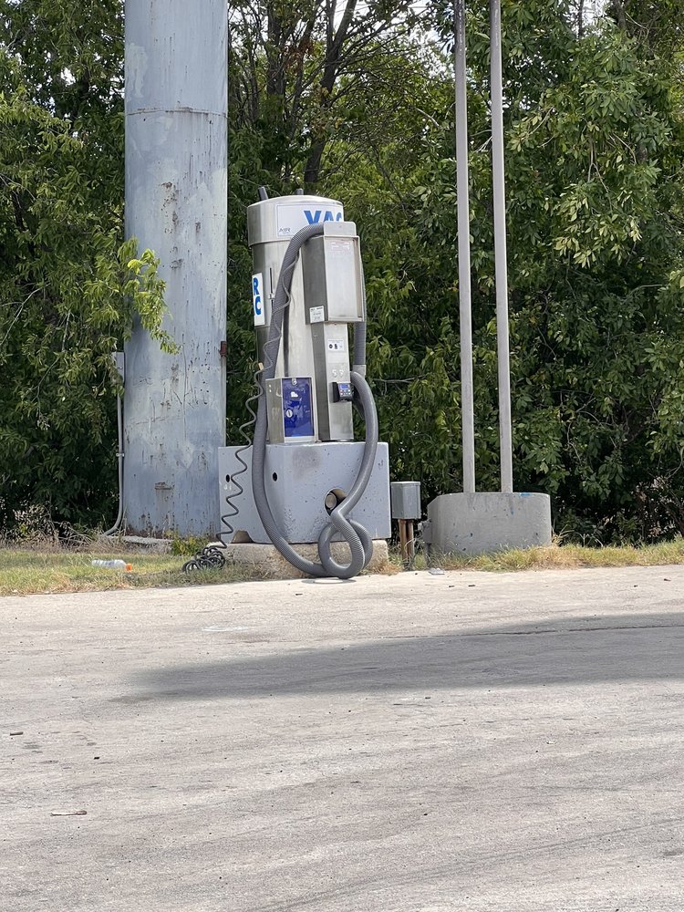 SNAX MAX - Updated July 2025 - 13901 Camino Real, Lockhart, Texas ...