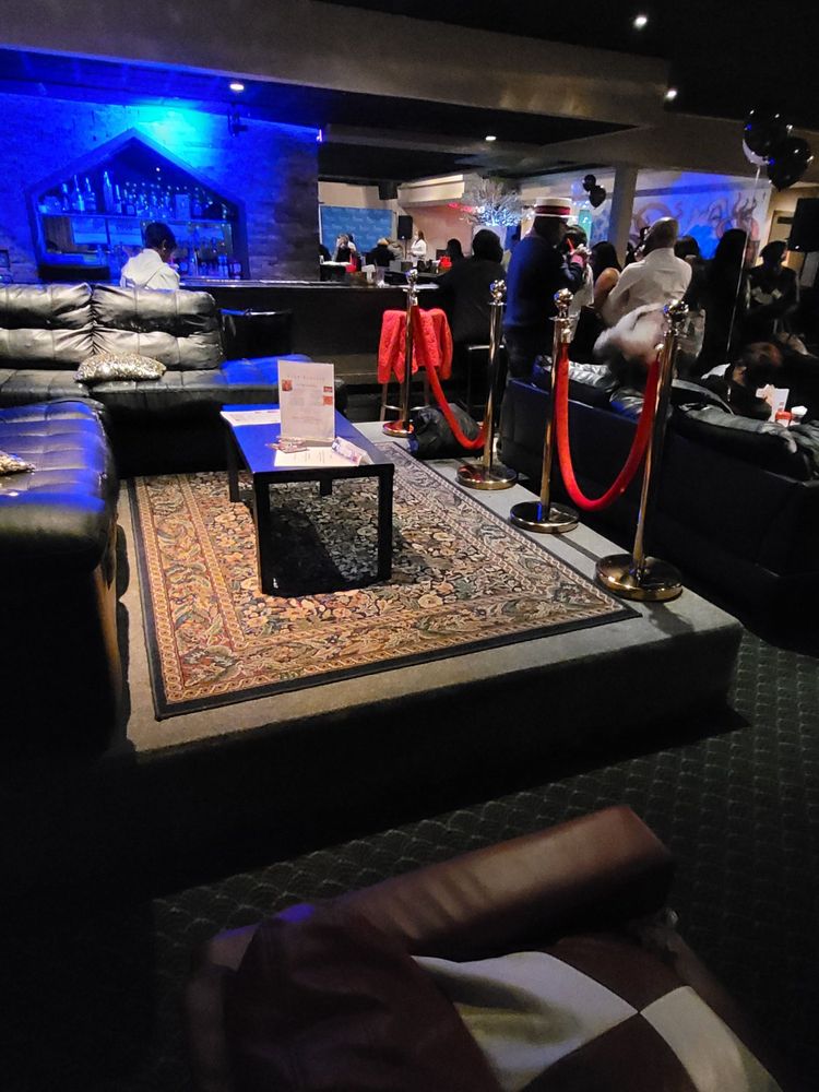 BLUE FINN BAR & GRILL - Updated September 2025 - 72 Photos & 36 Reviews ...