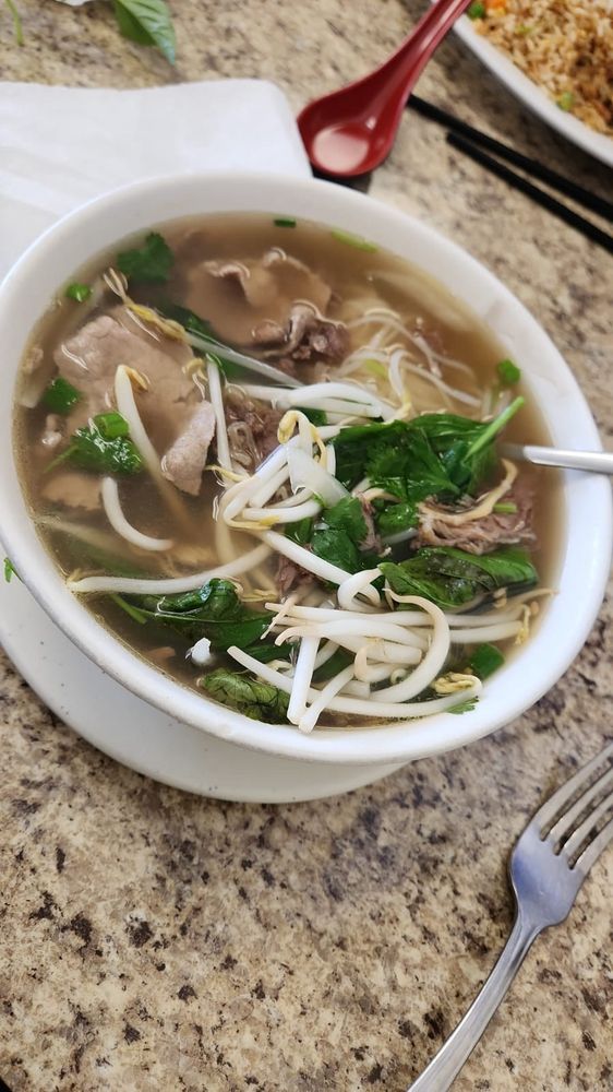 PHO 71 - Updated July 2025 - 99 Photos & 146 Reviews - 1001 N Elm St ...